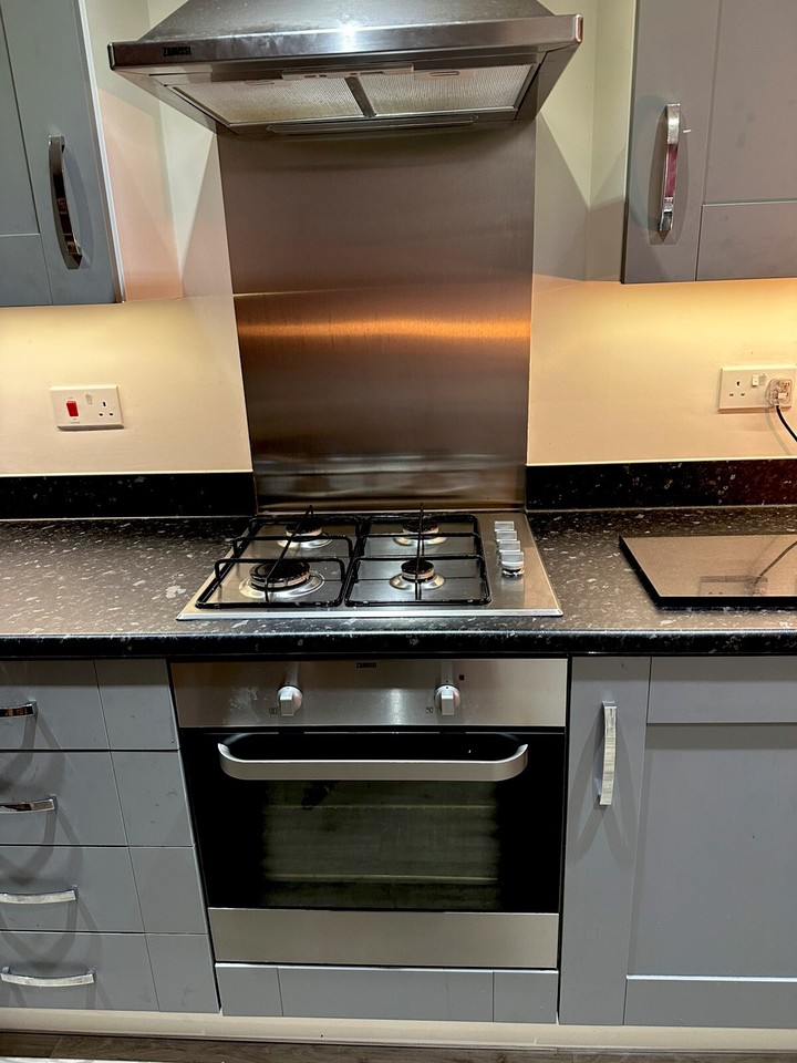 Complete Kitchen Units - EXCELLENT CONDITION Hob +Oven + Extractor ...