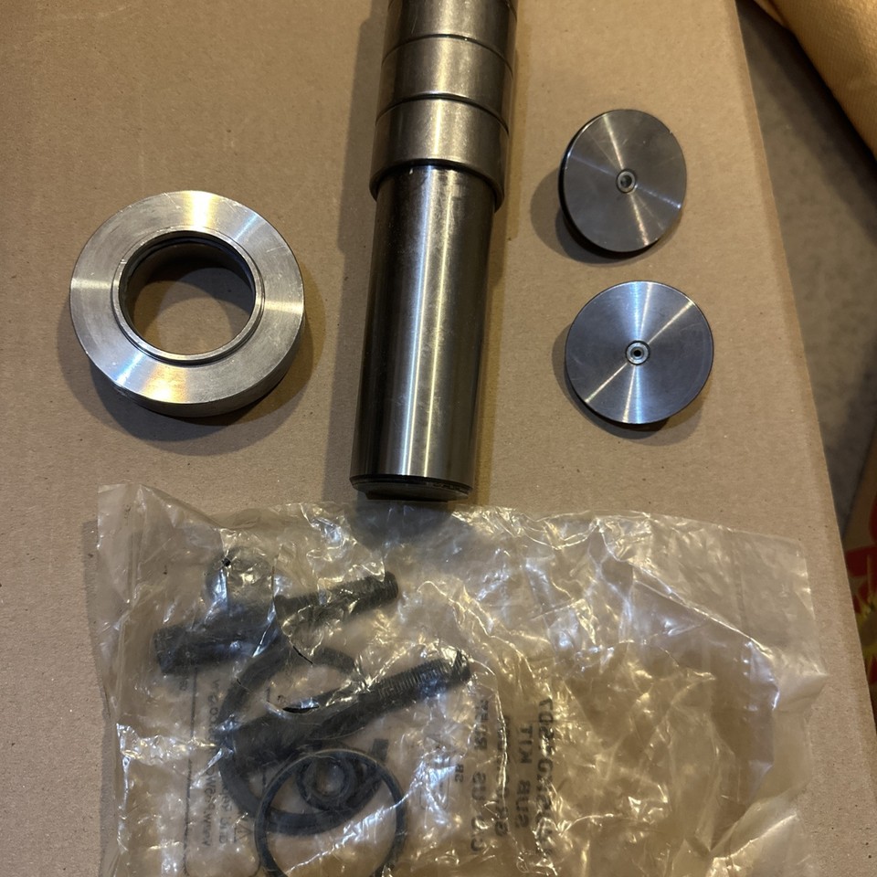 Freightliner KING PIN KIT MBA 6073300019K LH (b61) | eBay