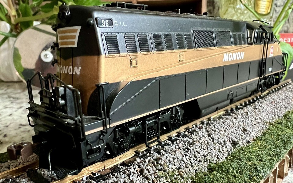 Proto 2000 8687 HO Scale Monon Diesel Locomotive #36 | eBay