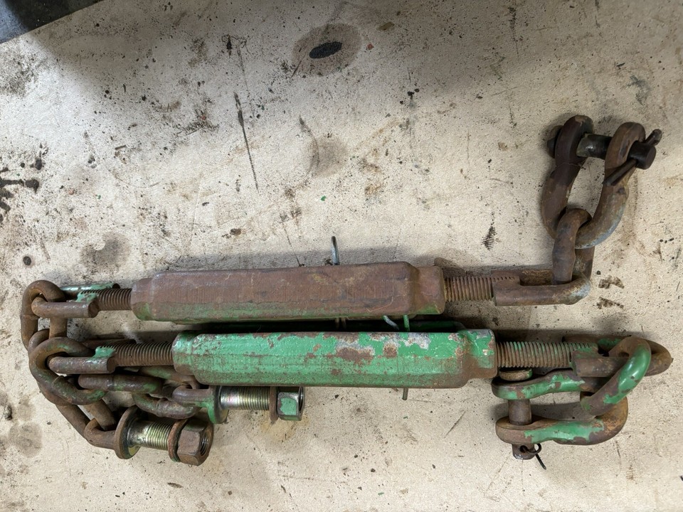 VINTAGE JOHN DEERE 1050 COMPACT TRACTOR - 3 POINT SWAY CHAIN SET -1980 ...