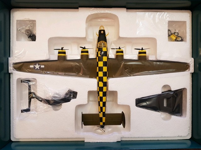 Corgi AA34007 B-24d Liberator USAAF 448th BG You Cawn't Miss It for ...