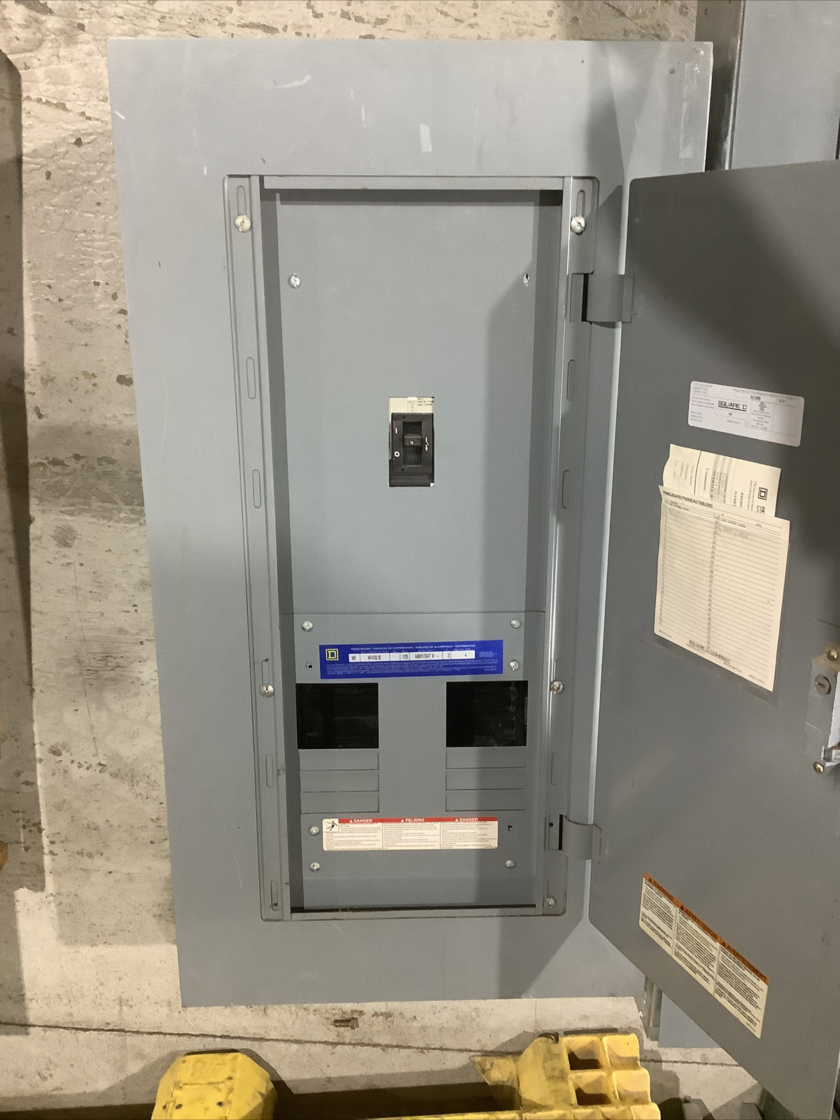 Square D Panelboard 125 Amp 600Y/347 Volt 3 Phase 4 Wire W/ Main Nema 1 ...