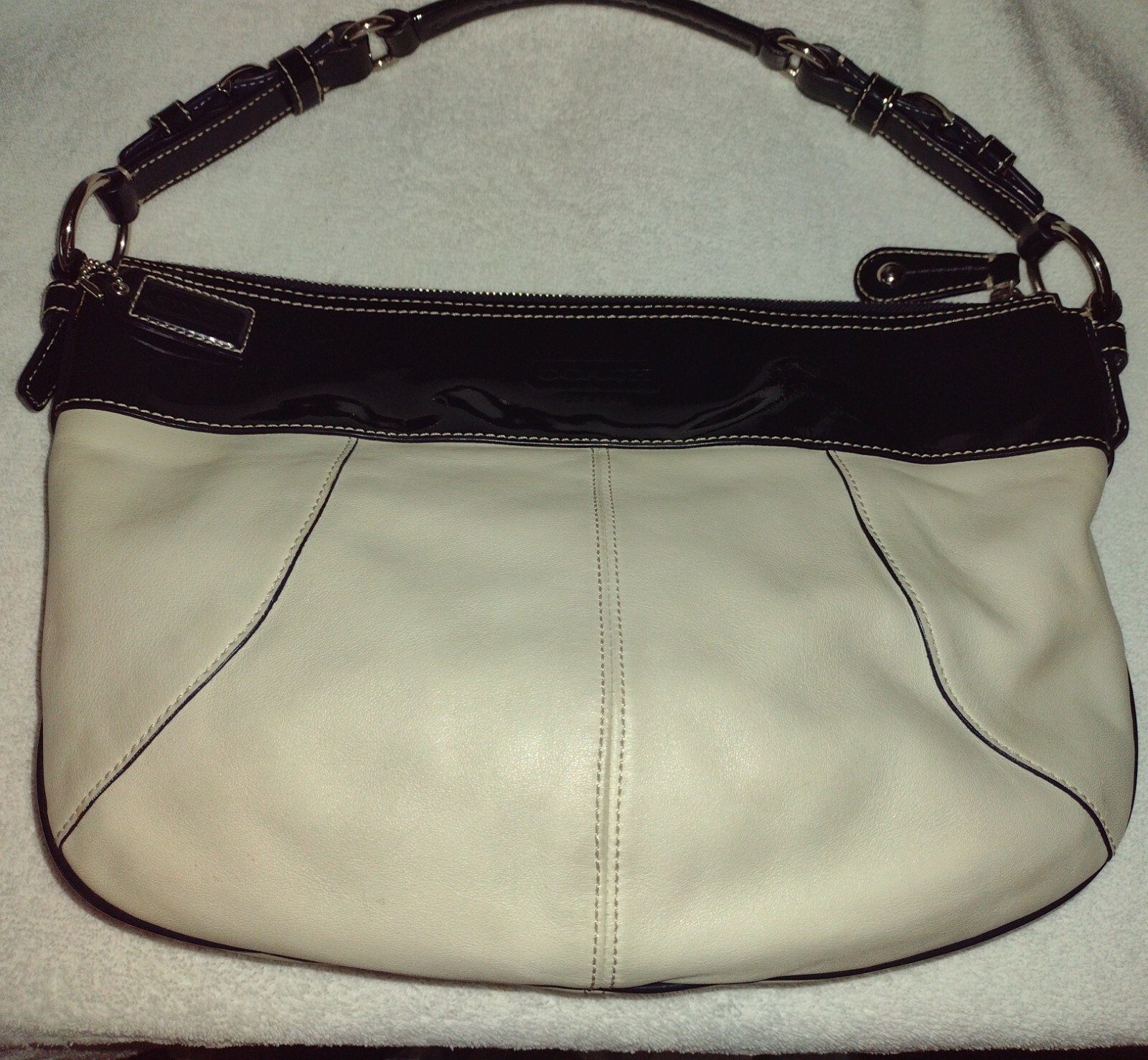 COACH C1026-F14886 Laura Purse Hobo Taupe & Navy - Gem