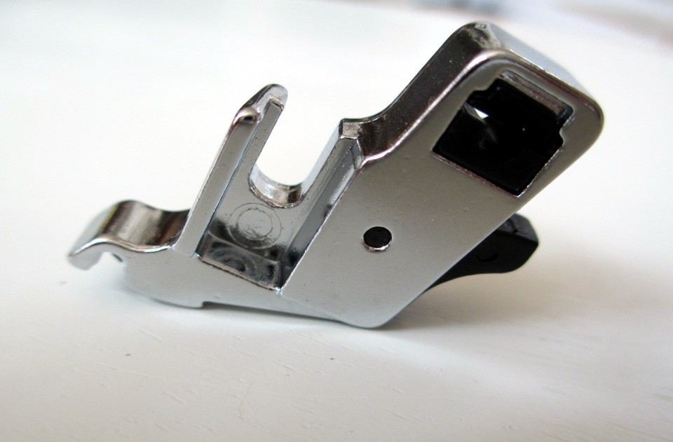PRESSER FOOT HOLDER / SHANK * SINGER QUANTUM XL-3400 XL-400 CE100 CE350 ...