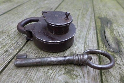 Antique Vintage Beautiful Large Padlock with one key, working order ...