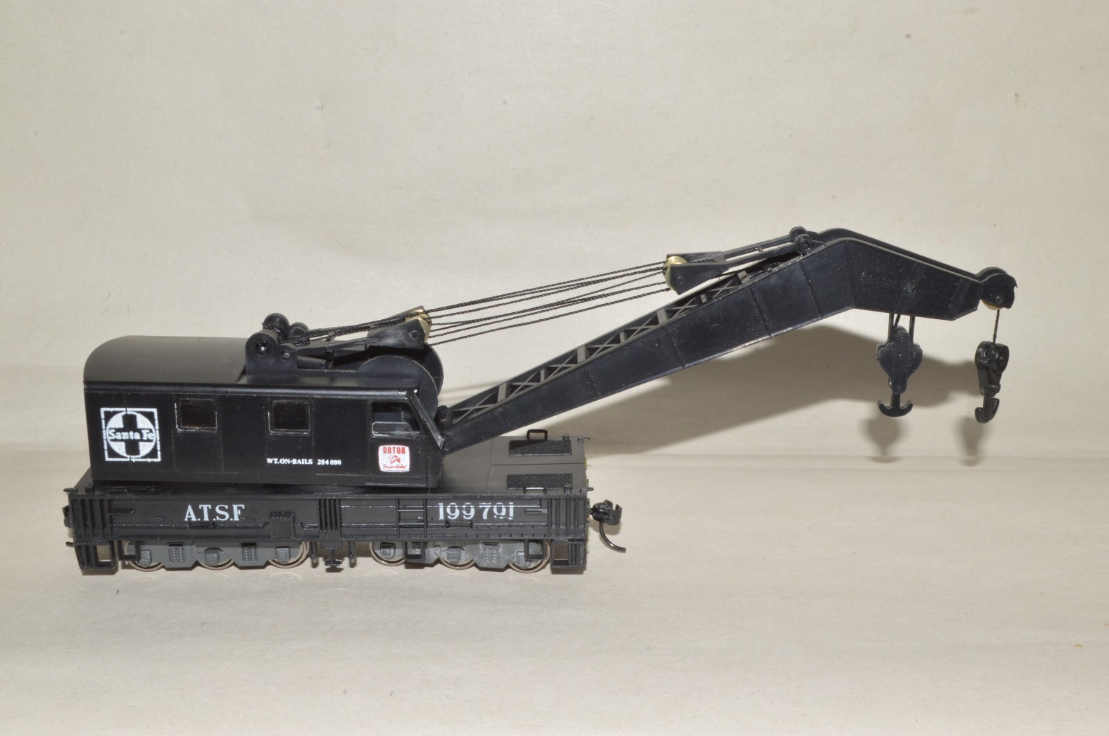 HO scale AHM Santa Fe Ry operating crane car train MW KD's | eBay