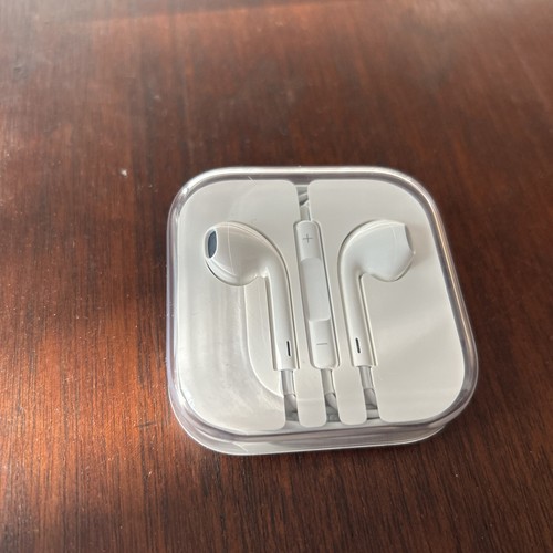 OEM Sealed Apple EarPods MD827 NEW In Case! For iPhone 5 5S 6 6S Plus ...