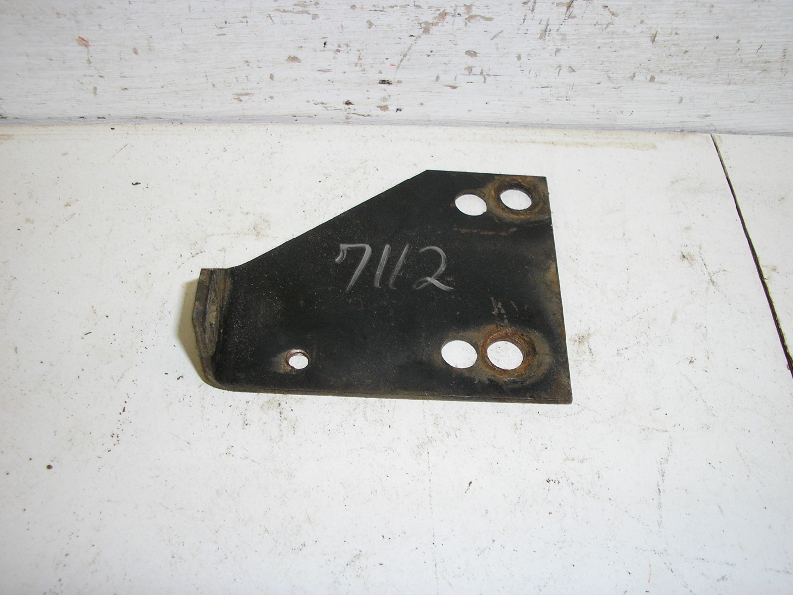 Simplicity Allis Chalmers 1666837 Muffler Mount Bracket 7112 Tractor ...