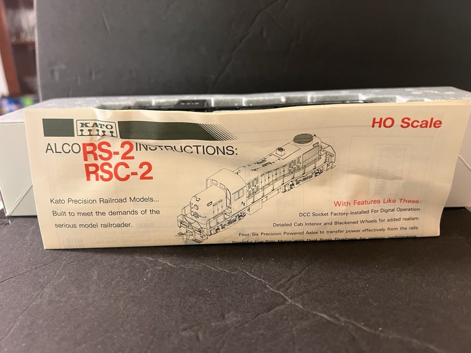 HO Kato 37-2402 RS-2 Diesel Switcher Locomotive New York Central #8219 ...