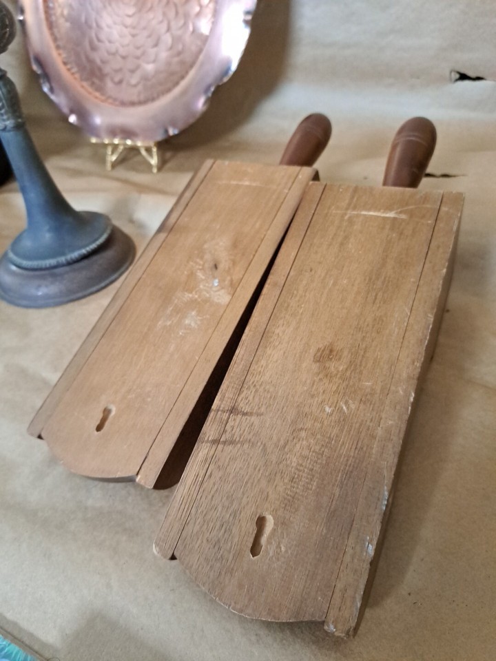 VTG 2 WOODEN CANDLE WALL SCONCE PRIMITIVE COUNTRY HAND SCOOP STYLE ...