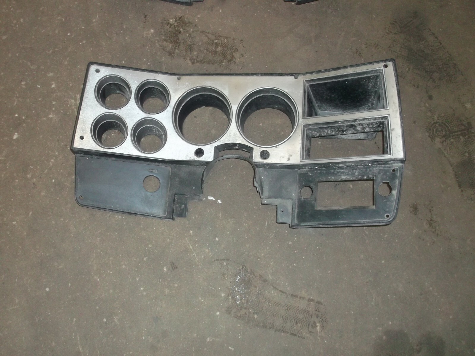 1981-1987 chevy gmc square body dash bezel gauge body black and silver ...