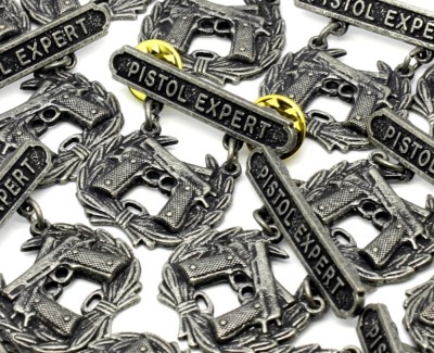 PISTOL QUALIFICATION EXPERT Shooting Badge Pin Oxidize USMC US Marine ...