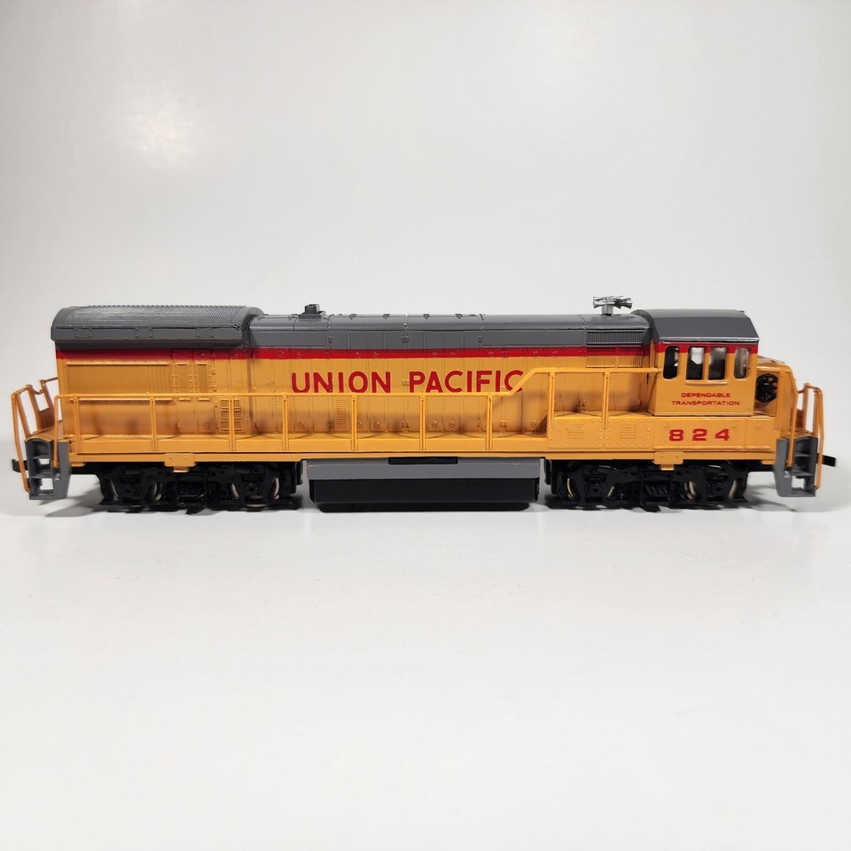 Bachmann HO Union Pacific GE U36B 0625 Diesel Locomotive No. 824 RUNS ...