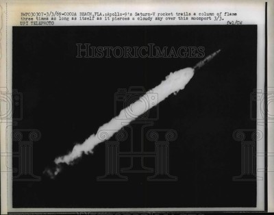 1969 Press Photo Apollo 9's Saturn V Rocket Trails a Column of Flame ...