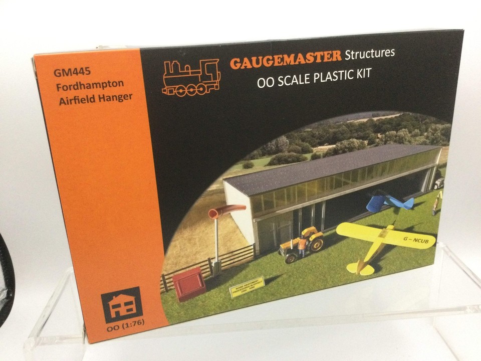 Gaugemaster GM445 OO Gauge Fordhampton Airfield Hangar Kit | eBay
