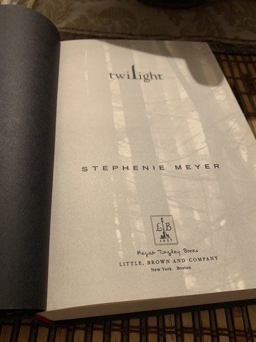 Twilight by Stephenie Meyer First Edition 2005 | eBay