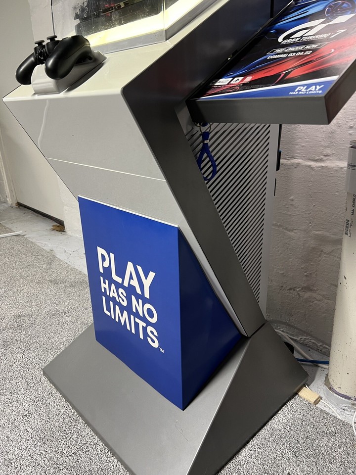PlayStation 4 GameStop Kiosk Most Complete PS4 Kiosk ON THE INTERNET | eBay