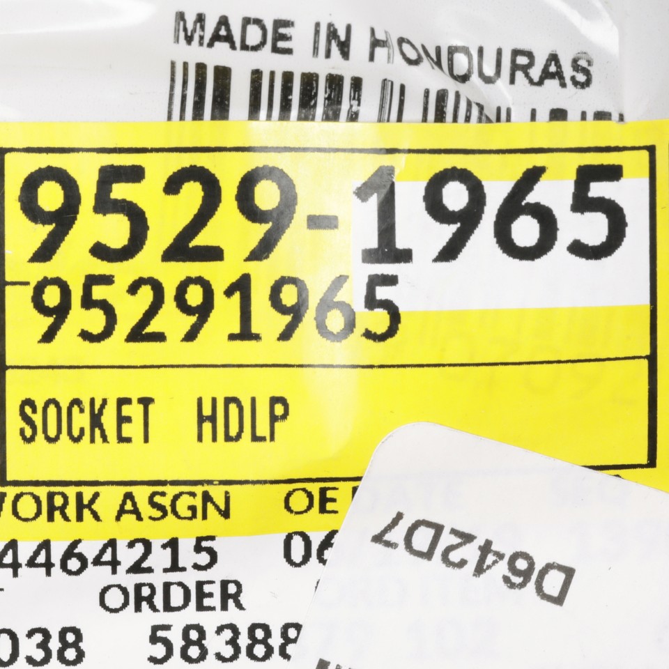 OEM NEW GENUINE Front Head Light Lamp Socket 11-20 Cruze Sonic Traverse ...