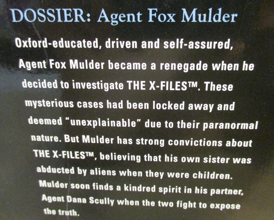 The X-Files Gift Set Barbie Agent Dana Scully Ken Doll Fox Mulder Fight ...