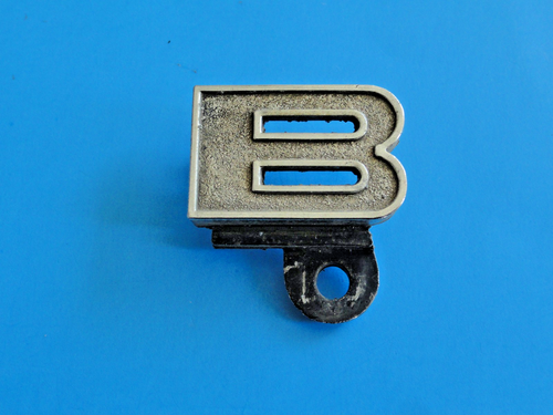 1960 AMC RAMBLER FRONT METAL EMBLEM "B" VINTAGE OEM # 3435261 & 3435259 ...