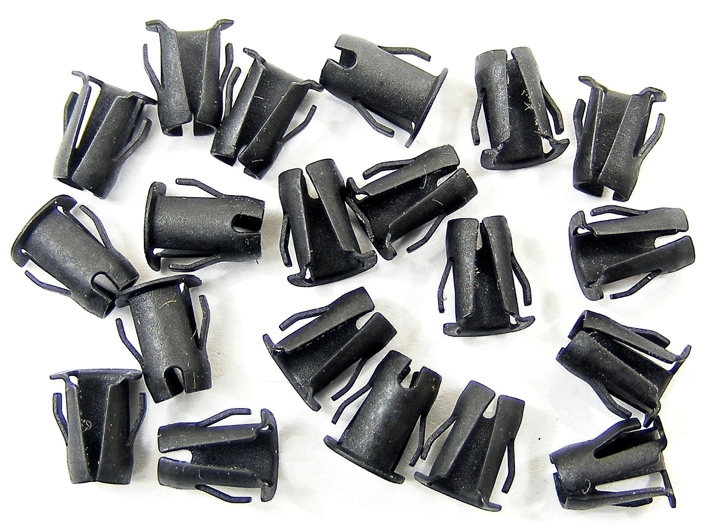 FORD Barrel Clips- Fits 5/32" Hole- 1/8" Stud- Emblem Trim etc- 20 ...