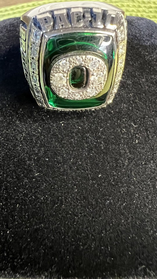 2007 Oregon NCAA Champions 10K white Gold Basketball ( BROOKS ...