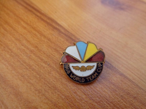 VINTAGE SPEEDWAY 1968 WORLD TEAM CUP ENAMEL BIKE PIN BADGE BSPA DAVIS ...