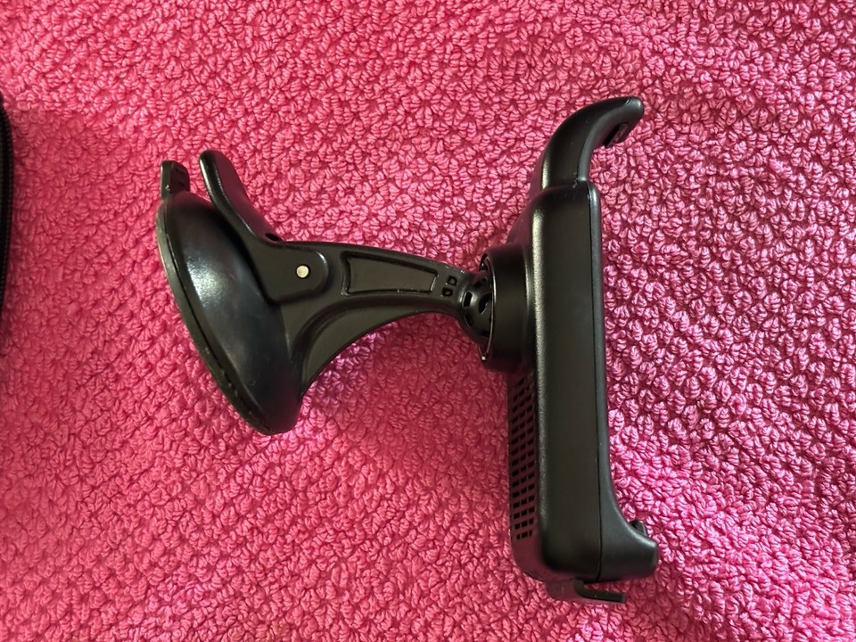 Garmin Nüvi 3590LM Touchscreen GPS Navigation w/Mount, TA20 Cord. Free ...