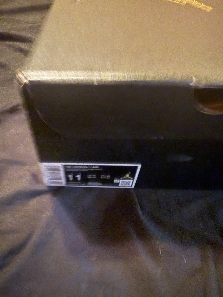 Air Jordan 1 Mid Men’s Shoes Size 11 Red and Black with A-little White ...