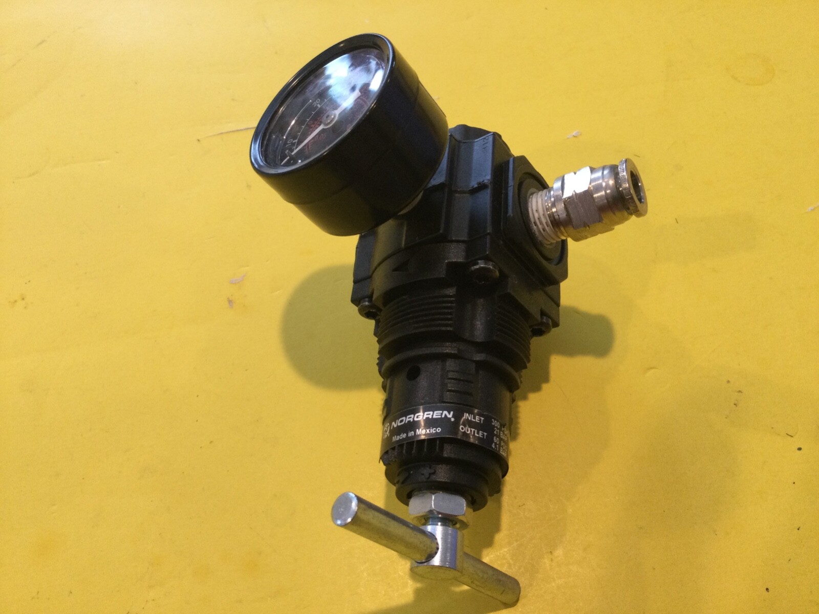 NORGREN R72G-2AT-RFG Regulator 300 PSI/21 BAR IN, 60 PSI/4.1 BAR Out ...