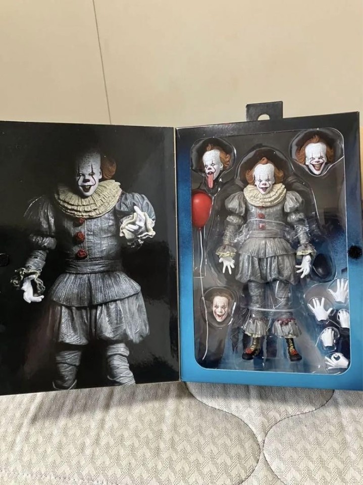IT CHAPTER TWO Pennywise Figure NECA | eBay