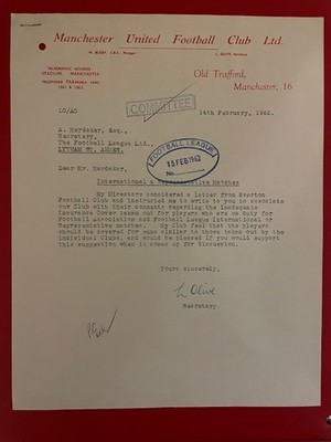 MANCHESTER UNITED OFFICIAL LETTER DATED FEBRUARY 1962 SIGNED BY LES ...
