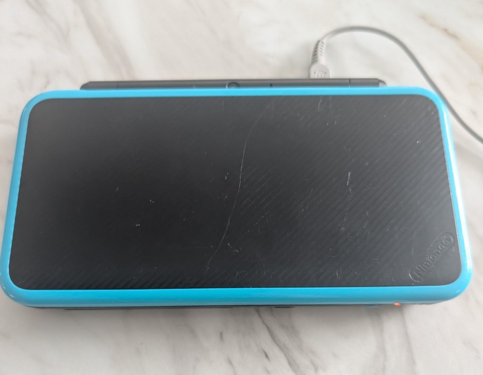 "New" Nintendo 2DS XL - Black Turquoise Console - With Pokemon Sun and ...