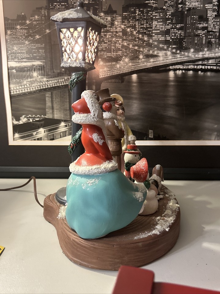 Vintage Atlantic Mold Ceramic Christmas Carolers & Lighted Lamp Post On ...