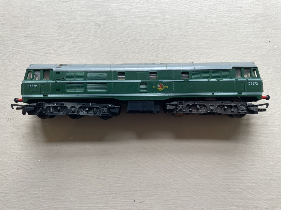 Triang Hornby OO Gauge Class 31 Diesel Locomotive D5572 BR Green | eBay UK