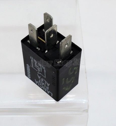 557-Fiat Alfa Lancia /09-17 4-Pin Black Relay 34F231003 Omron 1/11297 ...