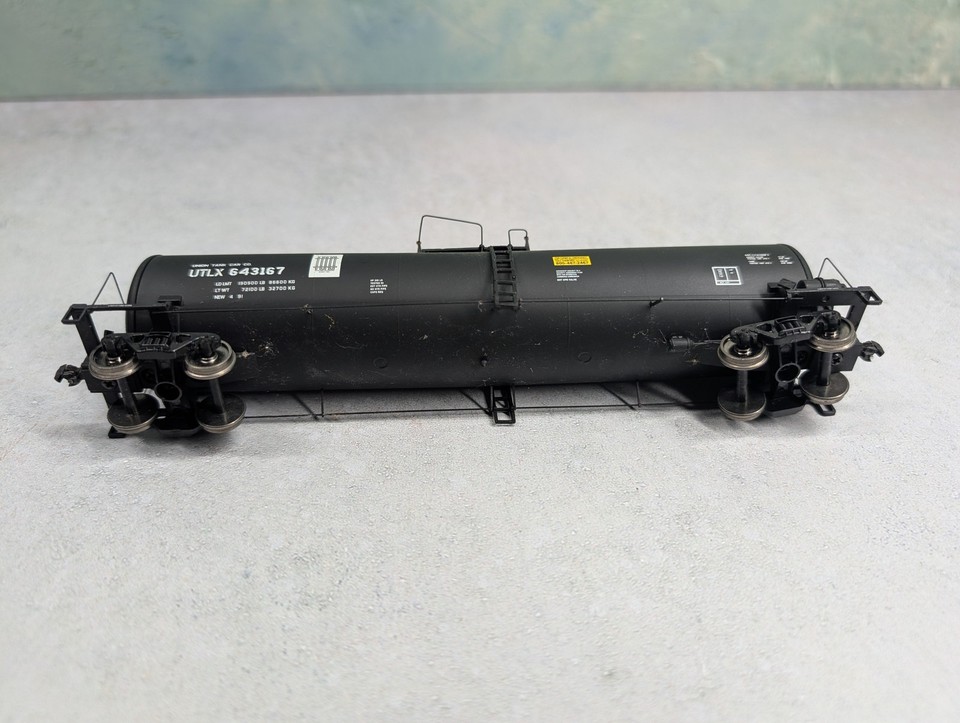 USED Walthers HO Scale Tank Car UTLX #643167 100 Anniversary Read ...