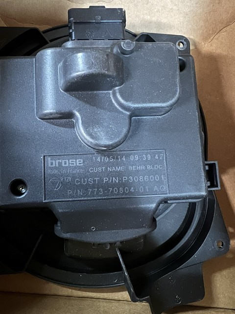 Genuine Volvo 85104207 Replacement Bunk HVAC 12v Blower Motor Assembly ...