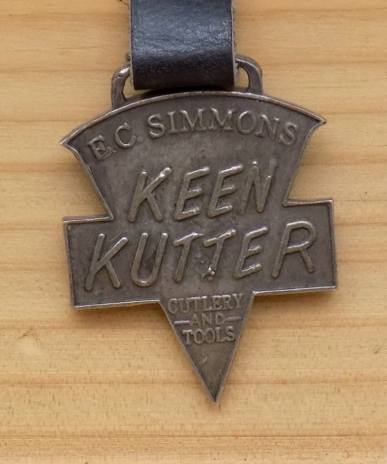 VINTAGE EC SIMMONS KEEN KUTTER BRASS EMBLEM | eBay