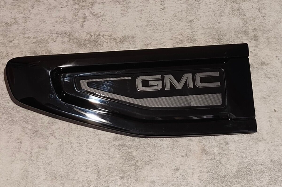 GMC Left Fender Vent Emblem Badge High Gloss Black Small Ding Part ...