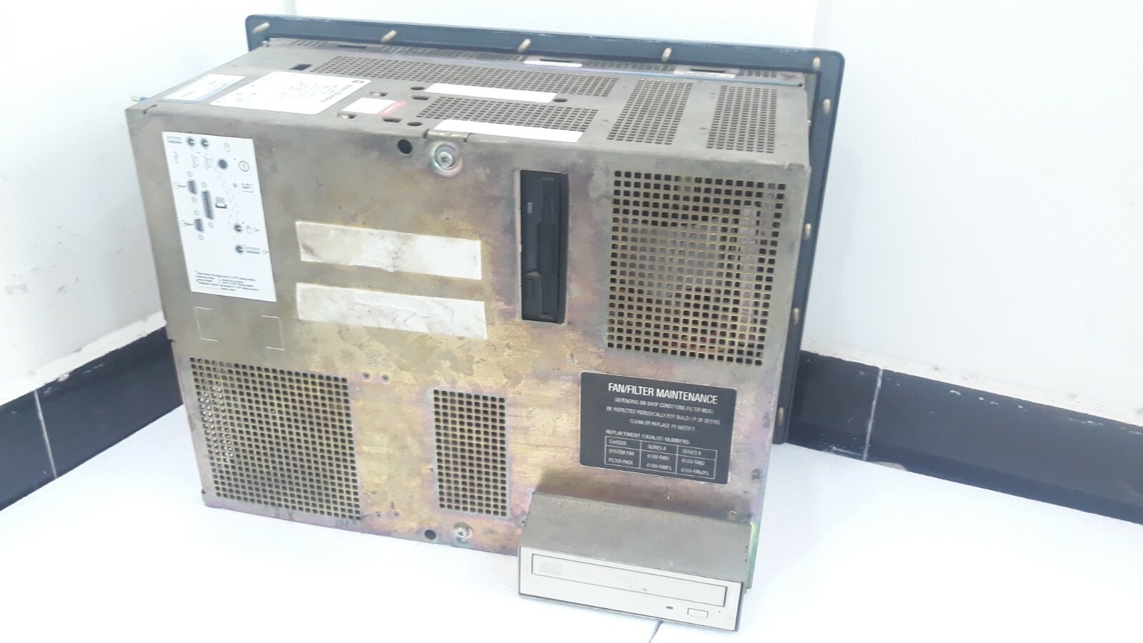 ALLEN BRADLEY 6180 INDUSTRIAL COMPUTER 6180-FLIFHLHTJEZ SER B | eBay