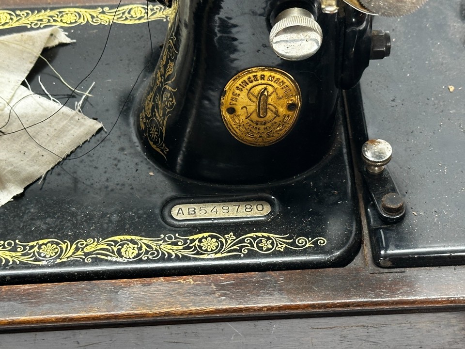 Antique 1927 Singer Sewing Machine Model 99 Wooden Bentwood Case & Knee ...