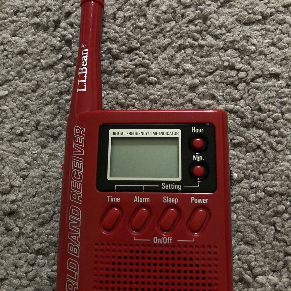 Eton Mini 300 World Band Receiver LL Bean Handheld Red Short Wave FM AM ...