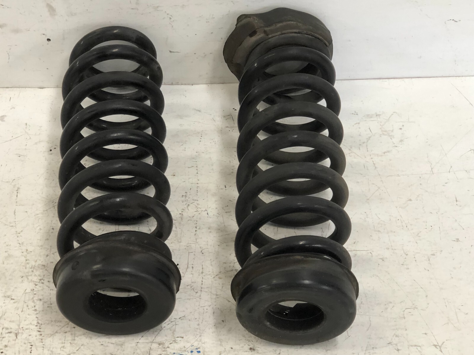 2007-2010 BMW E92 335I REAR LEFT AND RIGHT SHOCK STRUT COIL SPRINGS OEM ...