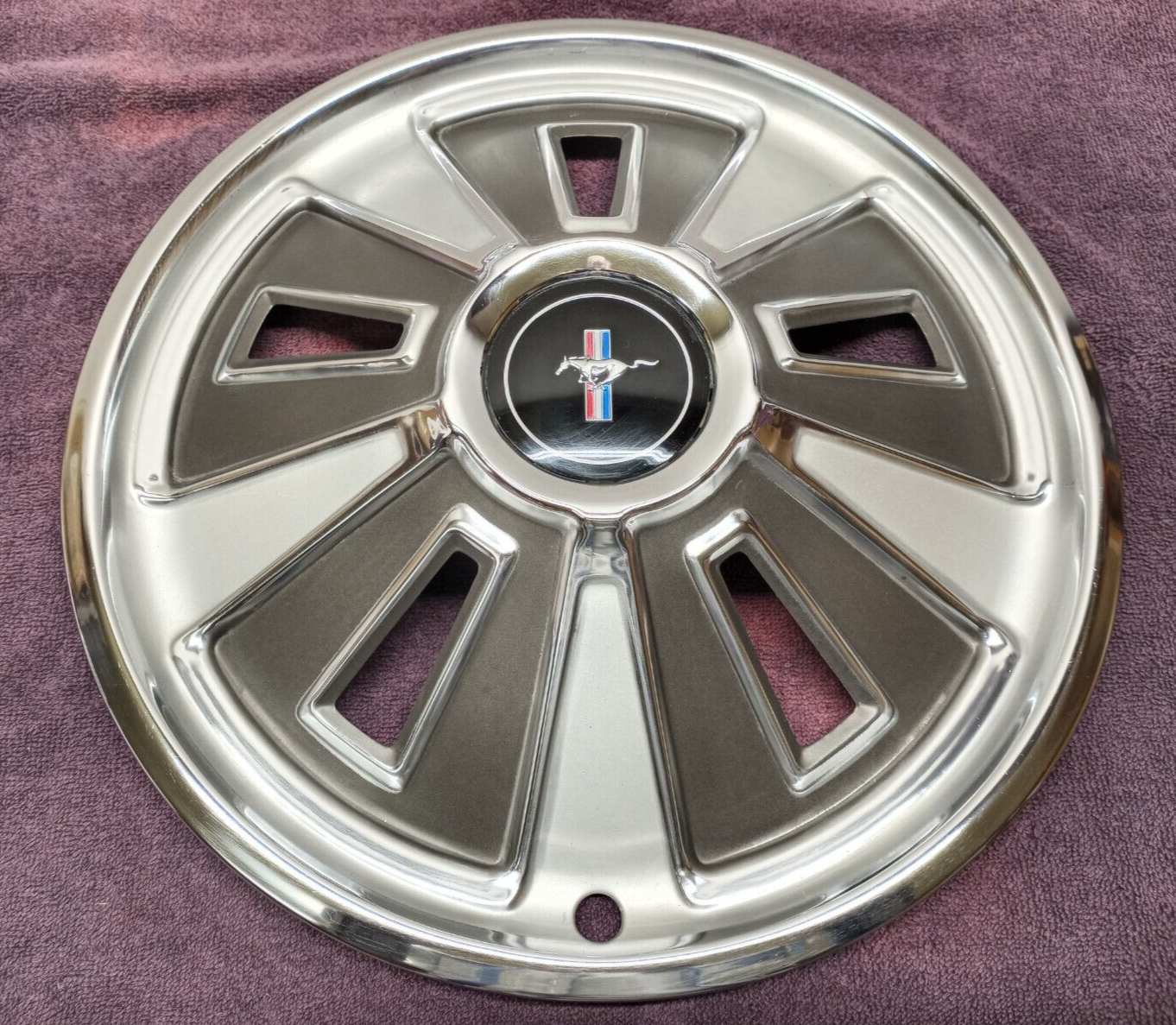 Vintage 1966 FORD MUSTANG HUBCAP 14 in. NOS | eBay