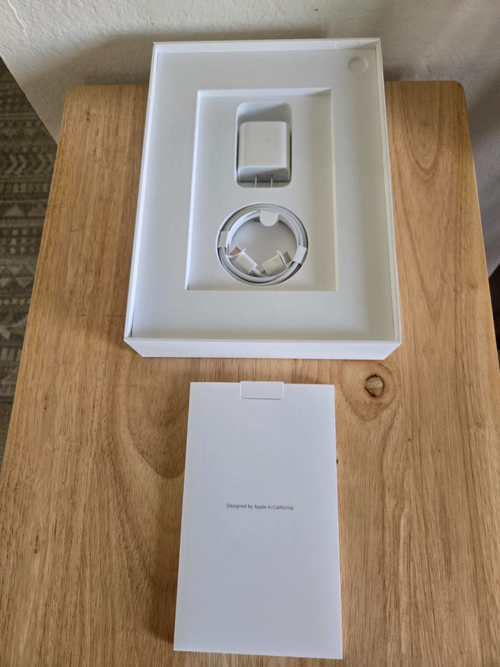 Apple iPad (10th Generation) A3162 64 GB, Wi-Fi 5G, 10.9 in - Silver | eBay