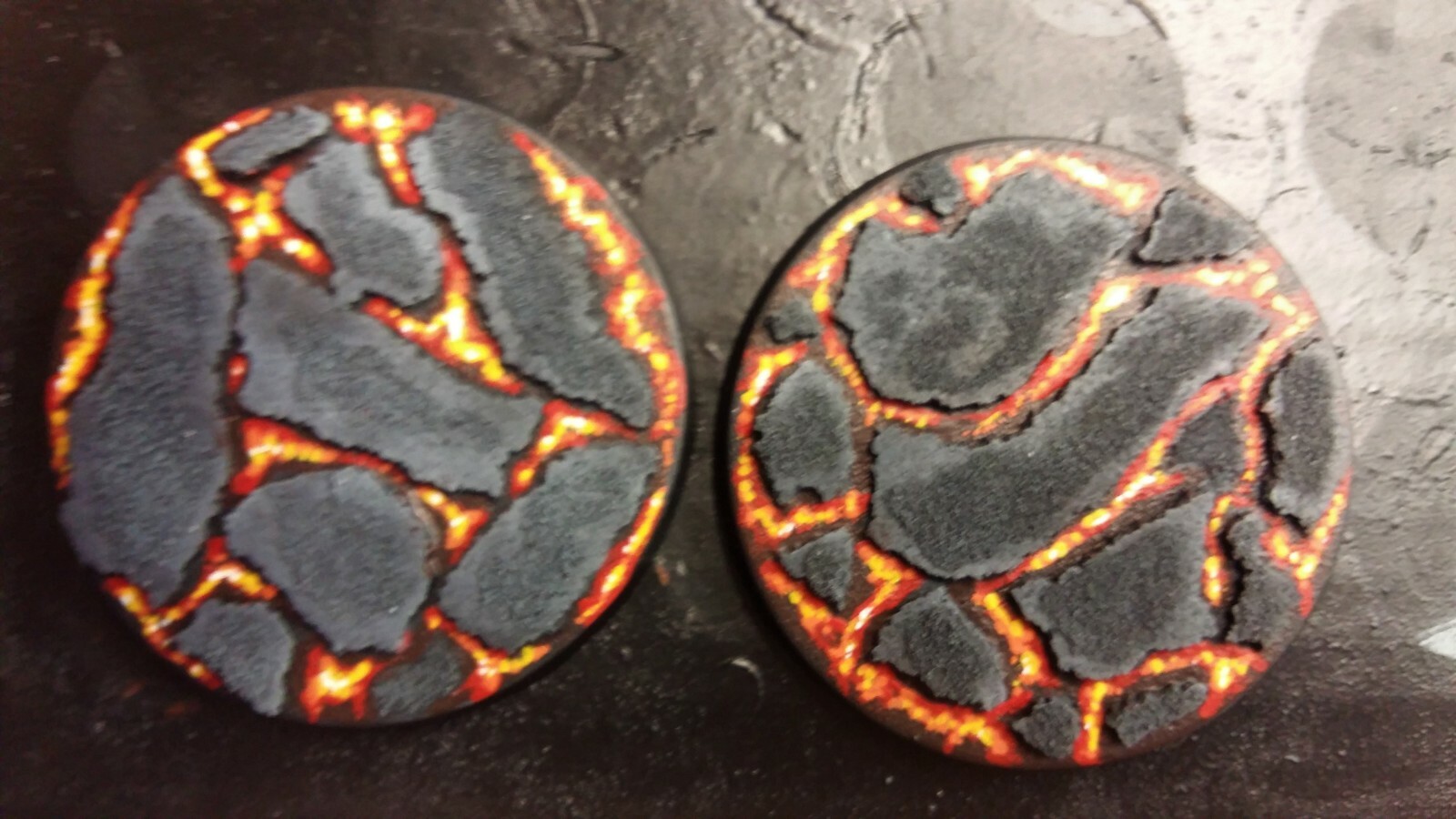 2 X Painted 80mm resin bases Lava Dreadnought Warhammer 40k Sigma | eBay