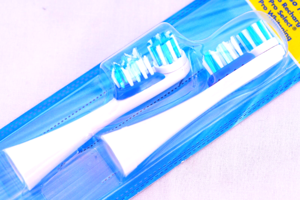 Crest SpinBrush Pro Clean Extra Soft Micro Cleaning Rotating Toothbrush ...