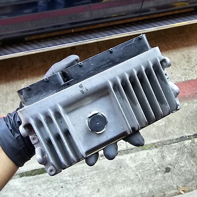 2017-2018 Toyota Prius Computer Brain Engine Control ECU ECM Module ...