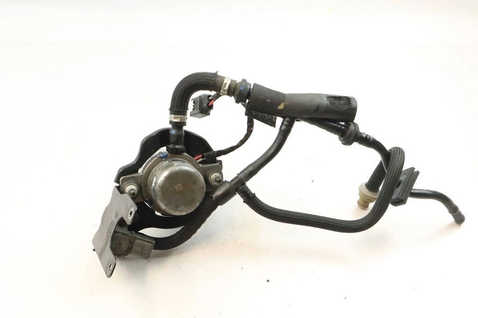 BMW E60 E61 M5 E63 E64 M6 V10 VACUUM PUMP WITH PIPES 6769029 | eBay